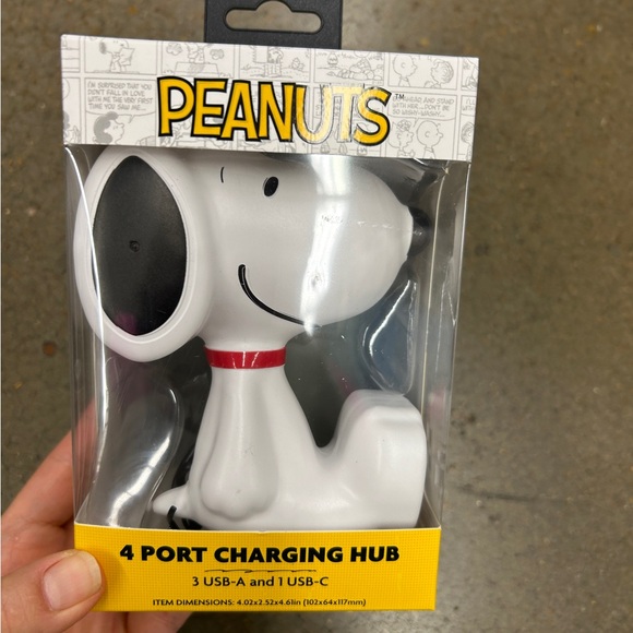 Cell Phones & Accessories | Nwt Peanuts 4 Port Charging Hub | Poshmark